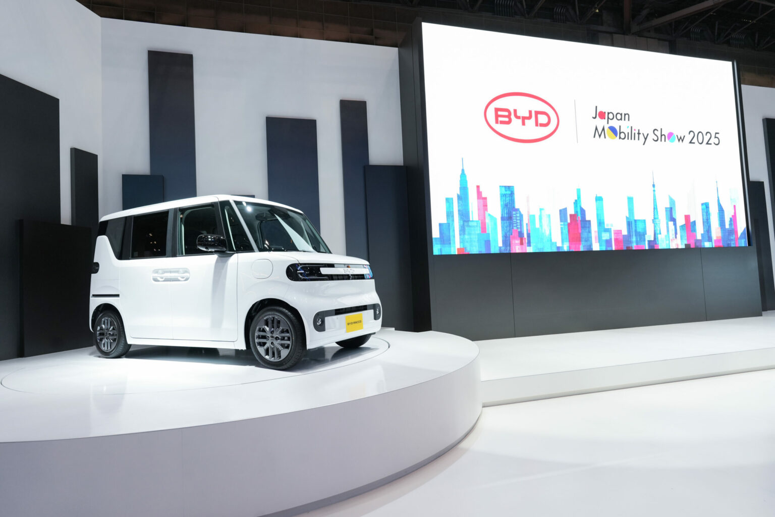 BYD at the Japan Mobility Show 2025: launch of the K-EV RACCO